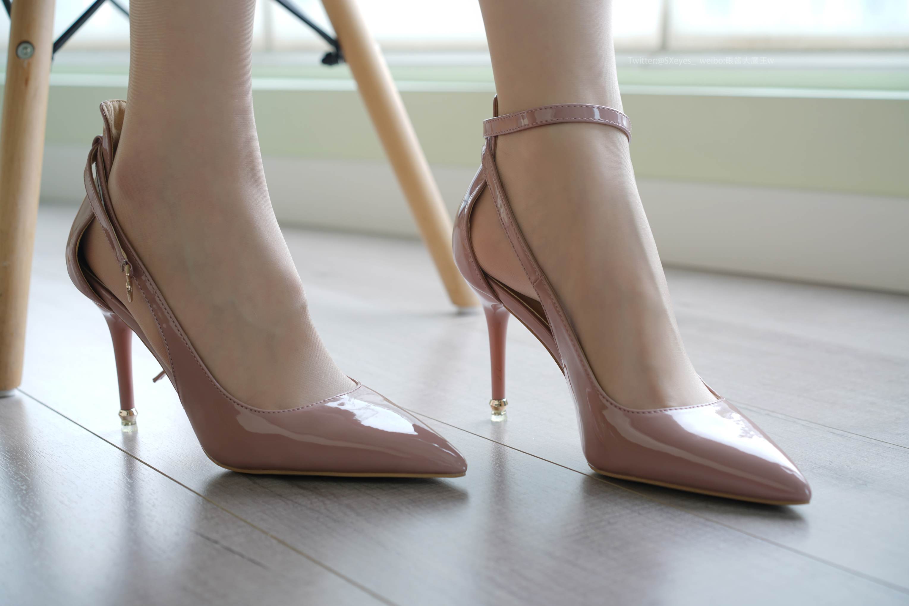 眼酱大魔王w-Vol.28 ol肉丝 [37P-395MB] - 柚子肉