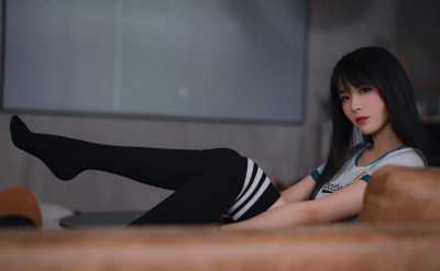 轩萧学姐-足球宝贝 [64P1V-254MB] - 柚子肉