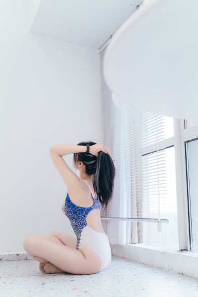 轩萧学姐-竞泳 [27P-168MB] - 柚子肉