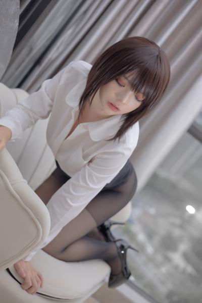 疯猫ss-2021双11黑丝OL [40P4V-598MB] - 柚子肉