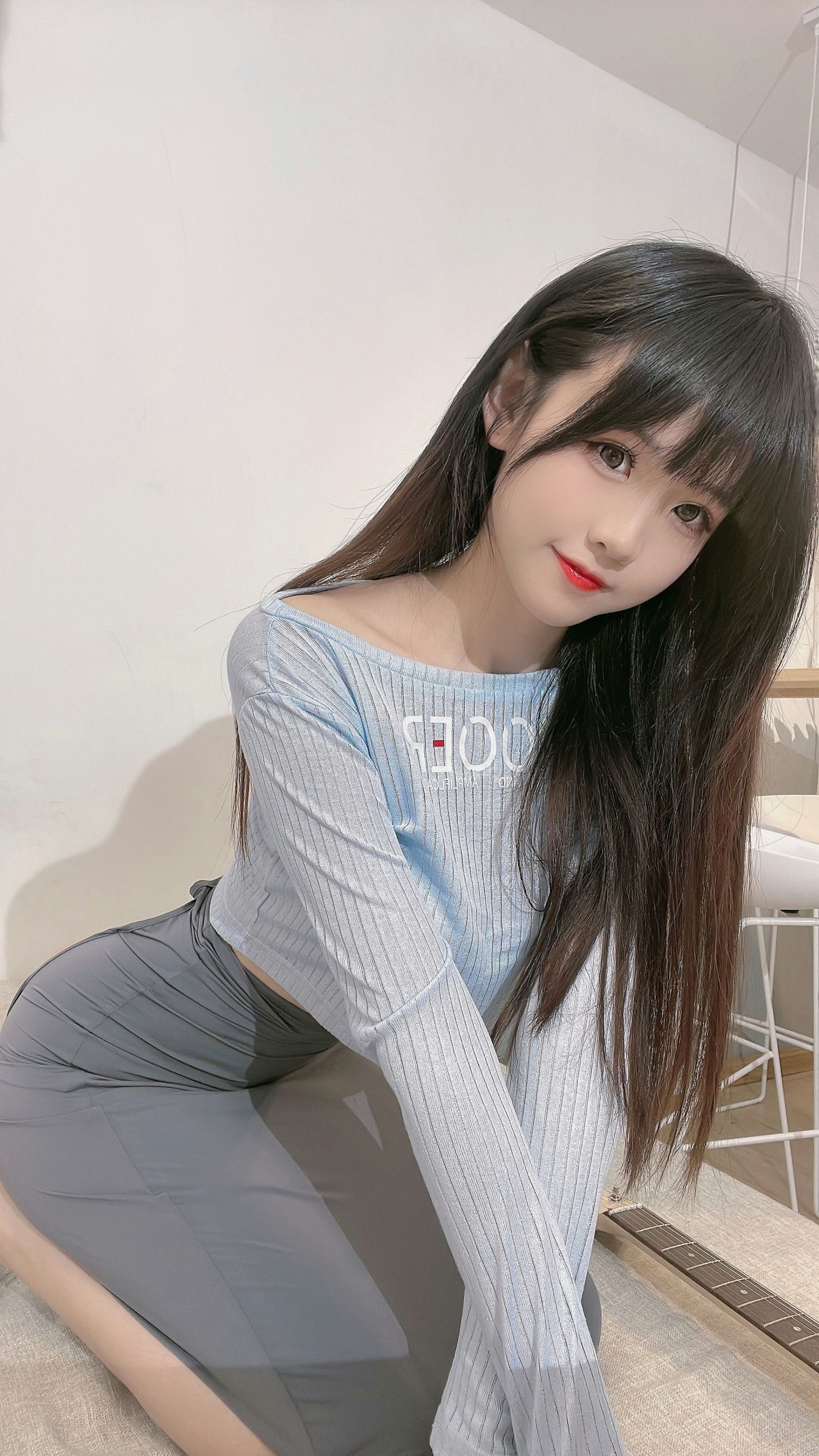 miko酱ww-温泉 吉他妹妹 [39P-200MB] - 柚子肉