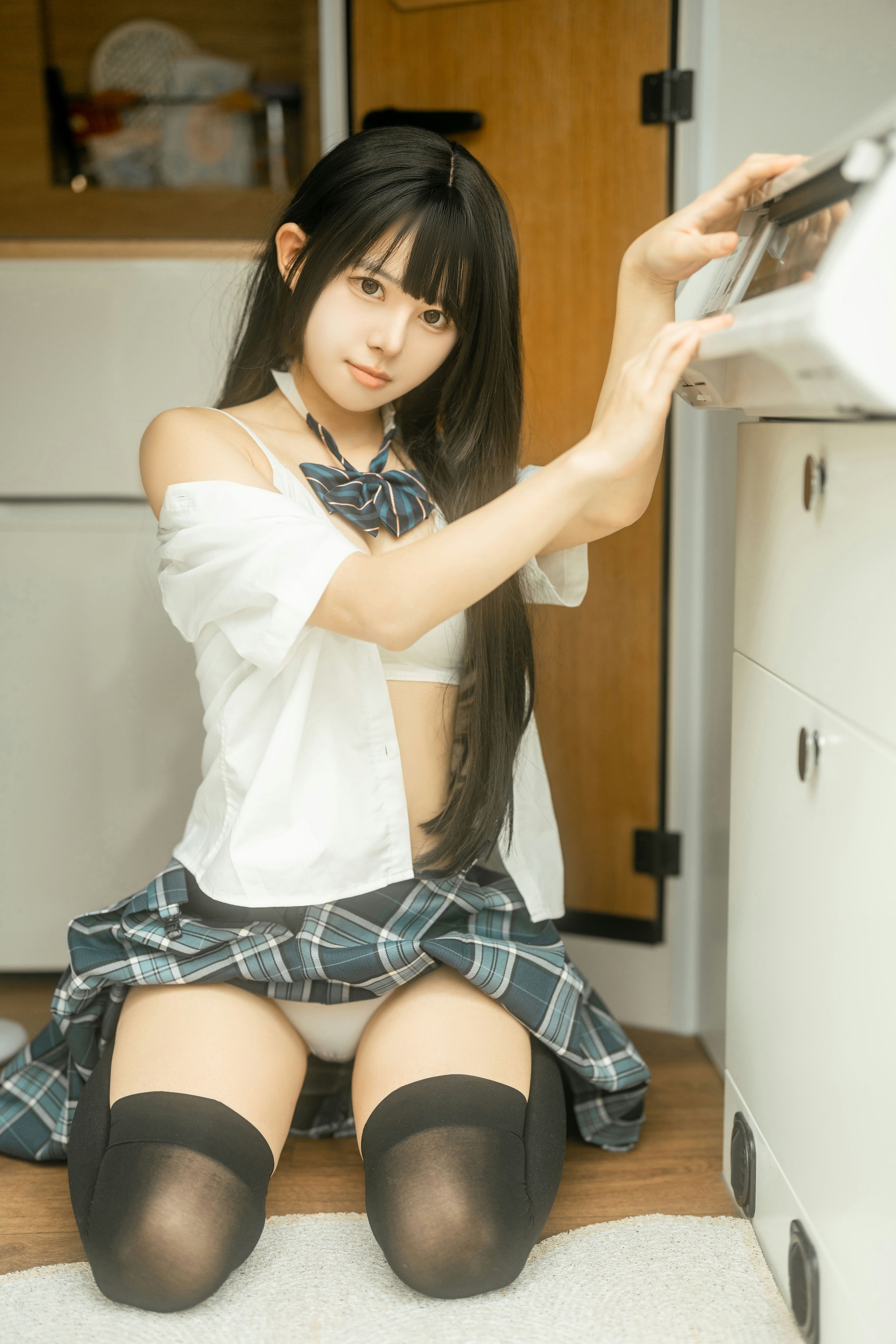 【rua阮阮】房车jk [41P-445MB] - 猫爪