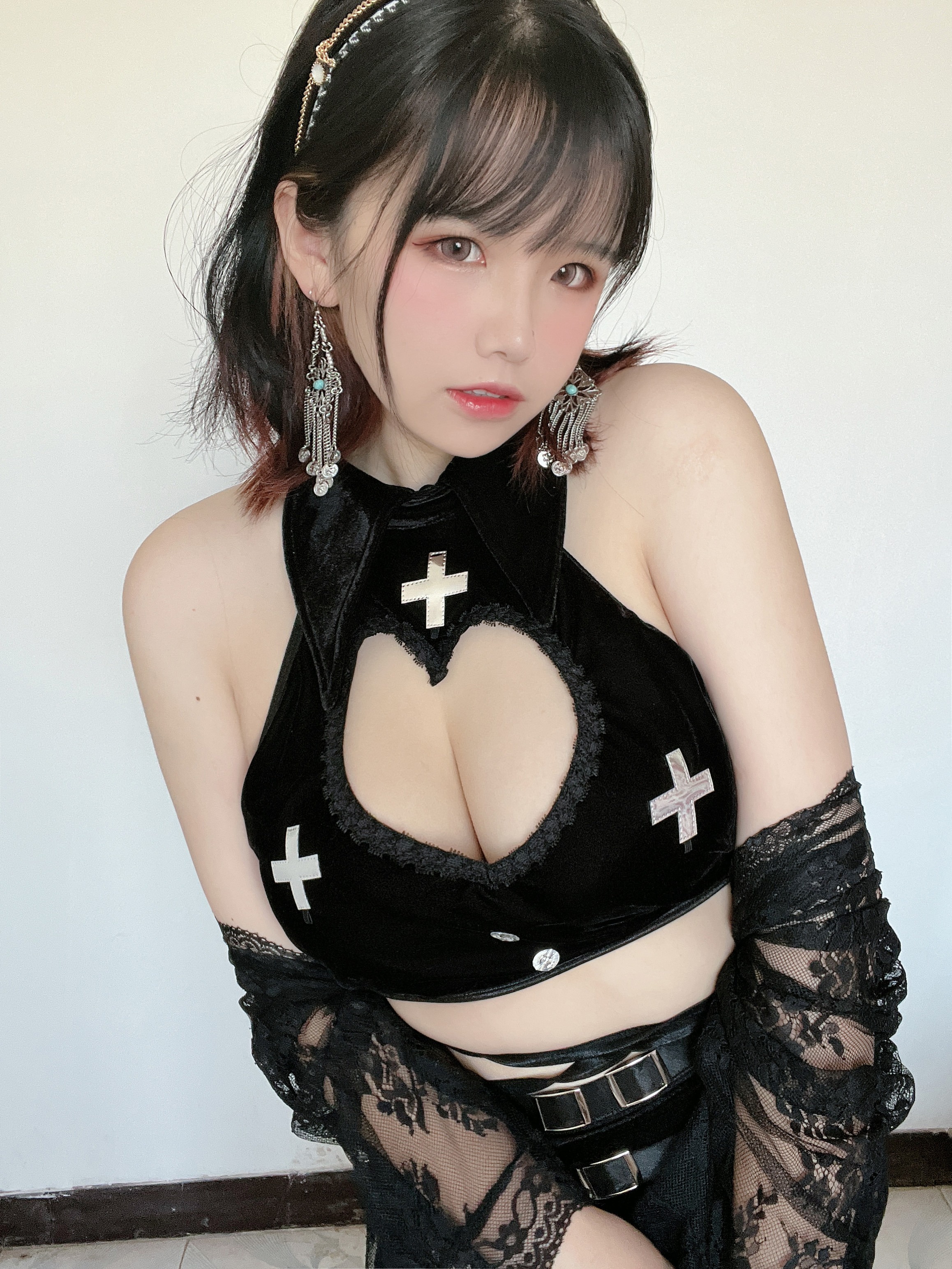 【阿半今天很开心】猫猫修女 [42P1V-158MB] - 猫爪