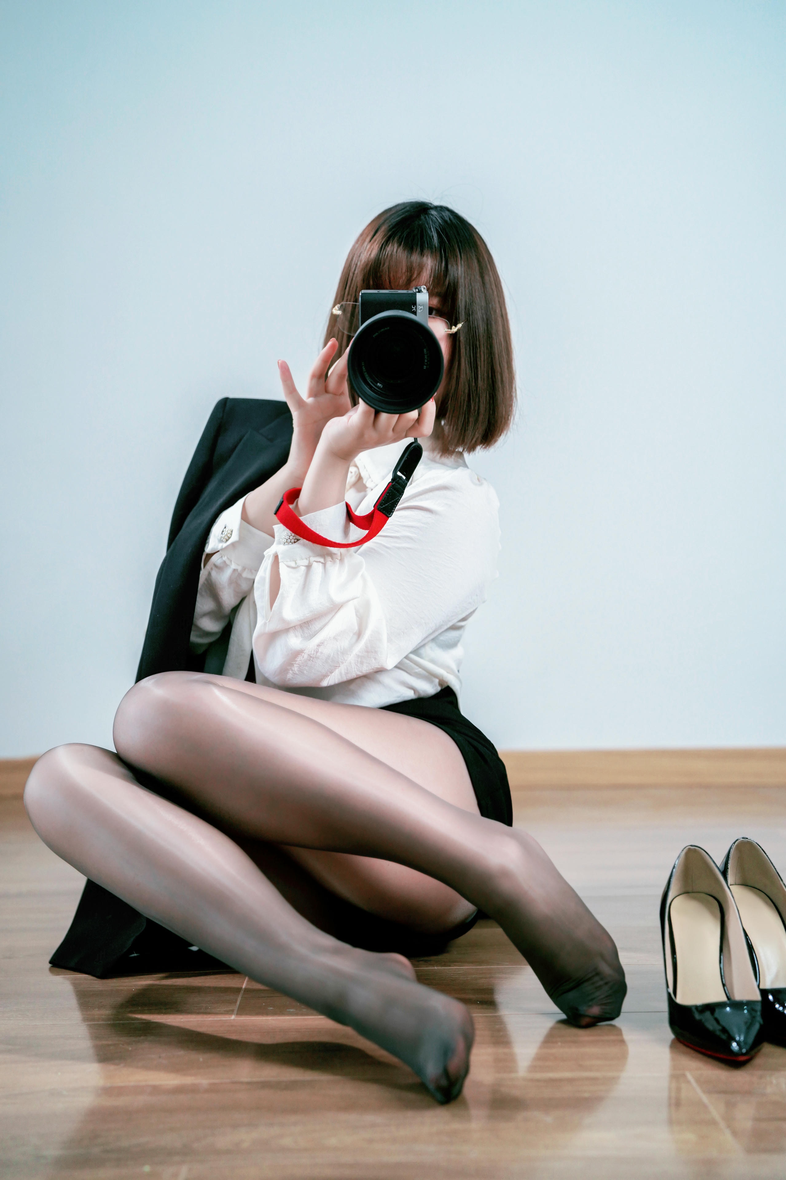 【半半子】OL自撮 [28P2V-143MB] - 猫爪