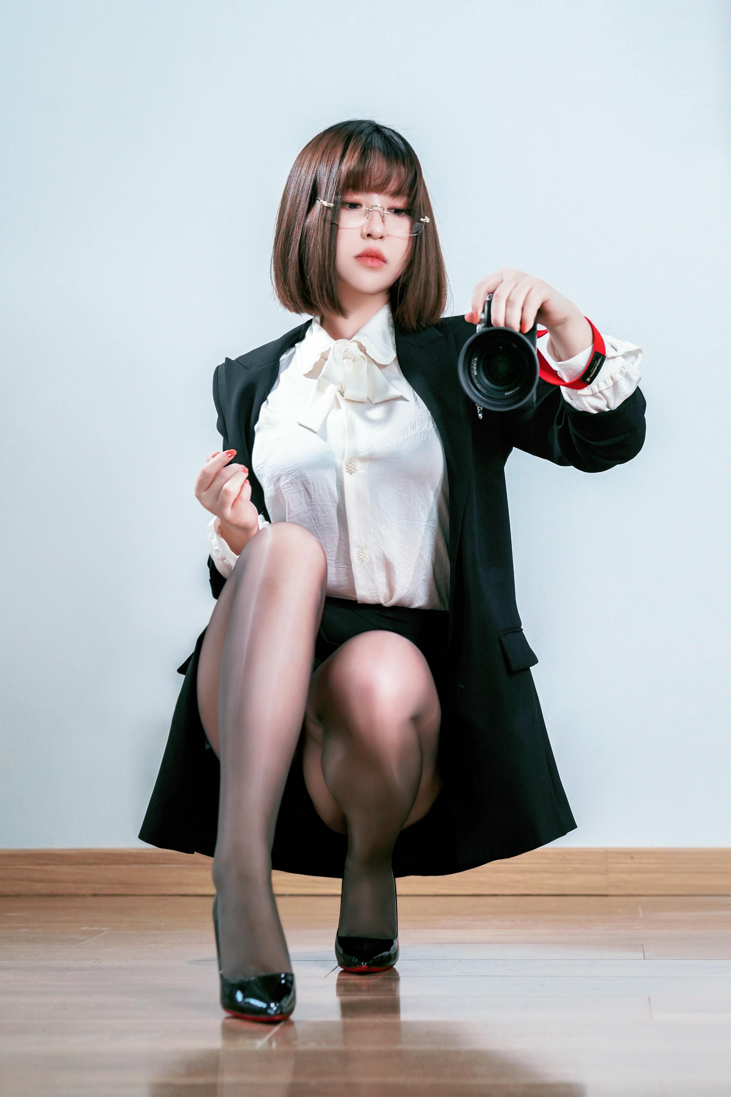 【半半子】OL自撮 [28P2V-143MB] - 猫爪