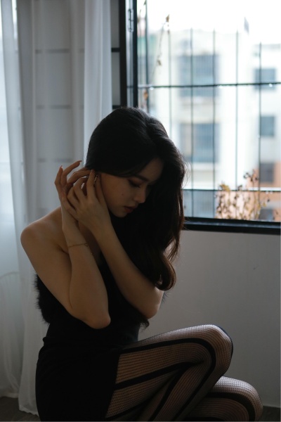 Sia不吃鱼-虾线黑丝 [51P-353MB] - 柚子肉