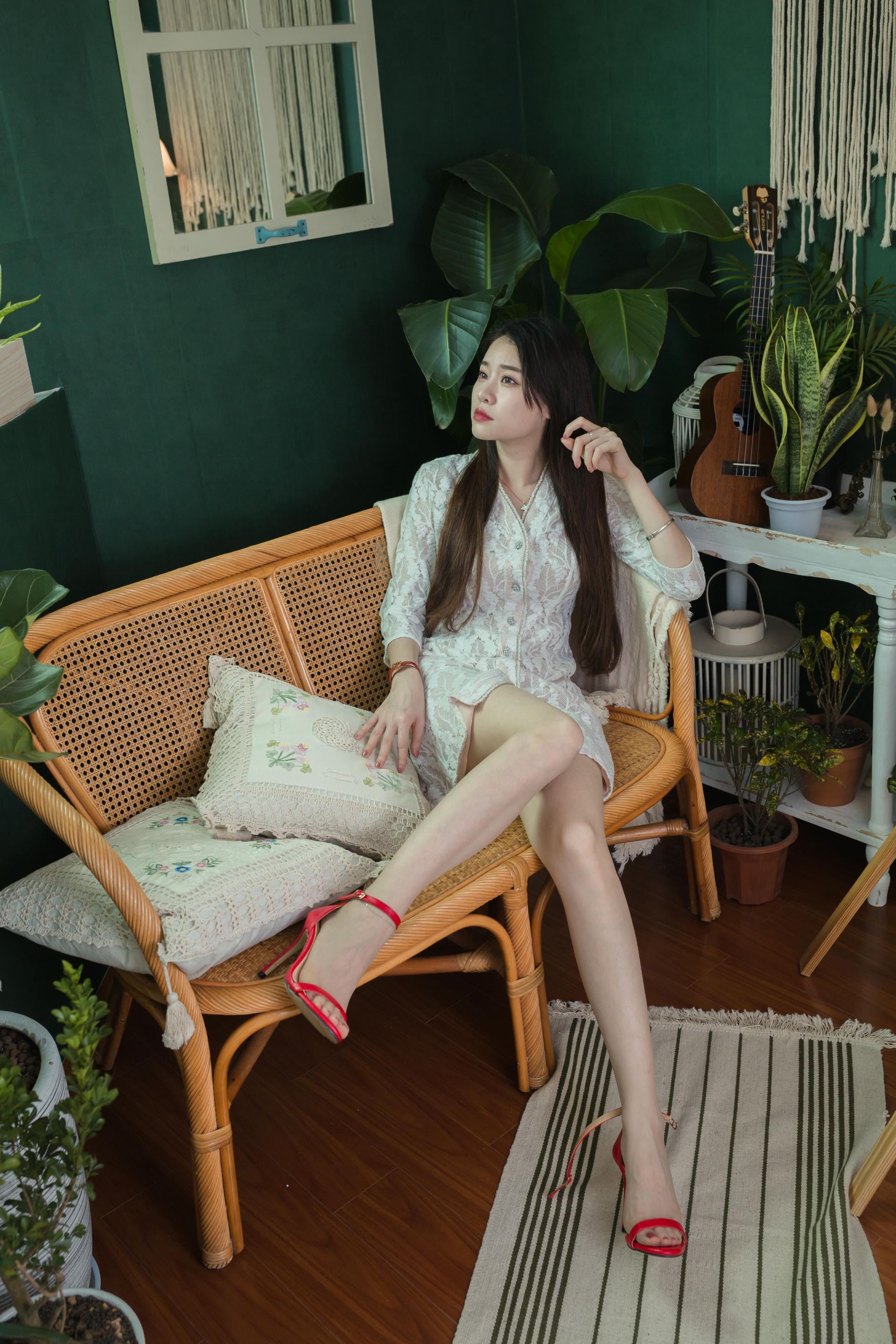 Sia不吃鱼-红色高跟 [139P-1.29GB] - 柚子肉