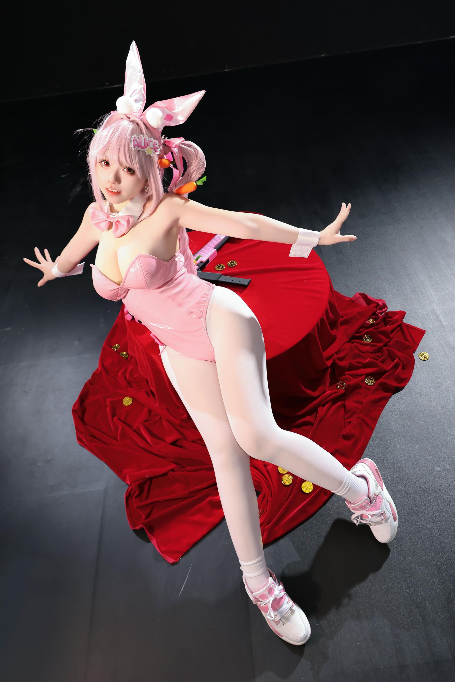 G44不会受伤-爱丽丝兔女郎 [15P-117MB] - 柚子肉