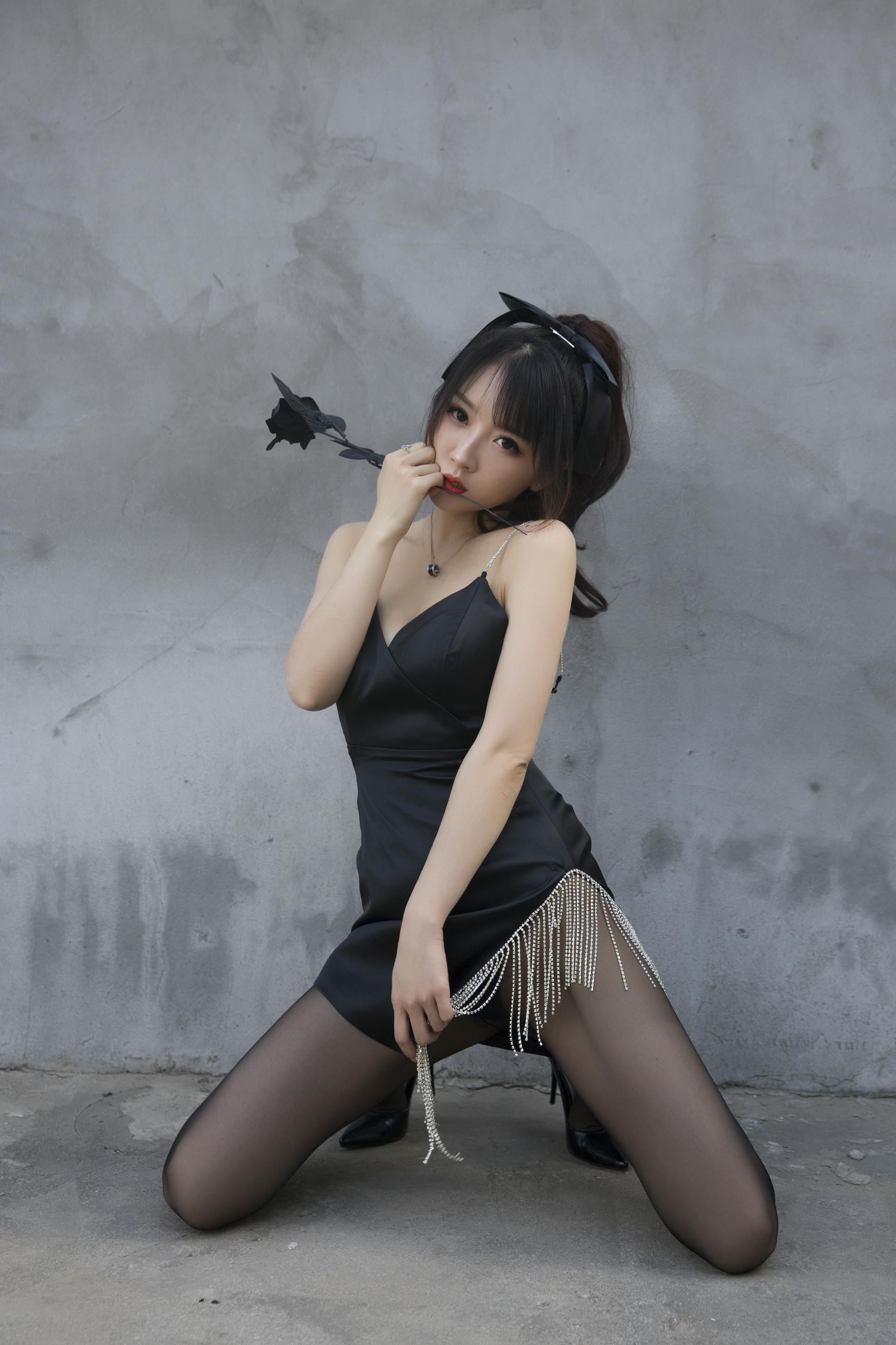 小女巫露娜-黑色流苏 [32P-274MB] - 柚子肉