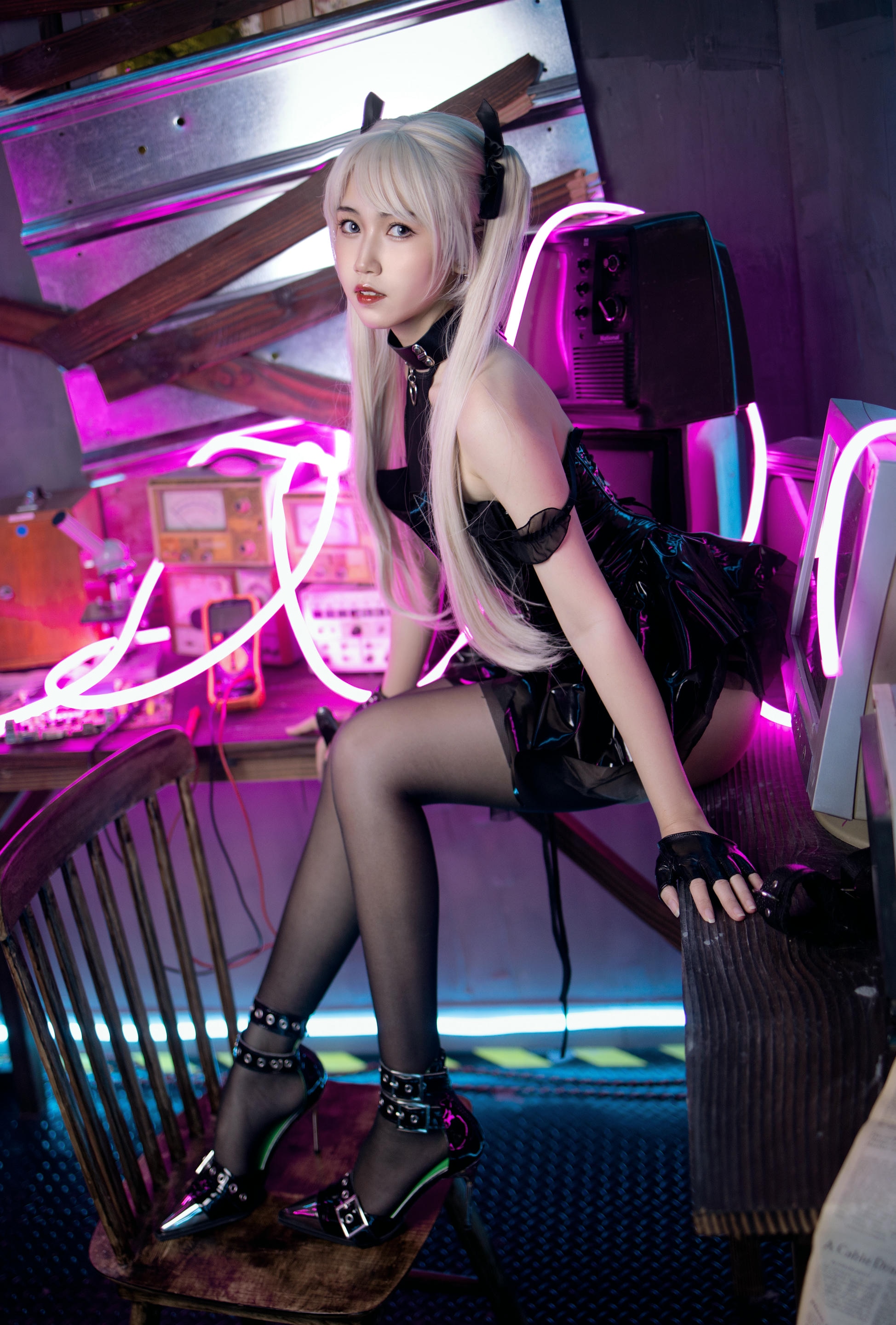 【不呆猫】黑丝小恶魔 [73P1V-1.37GB] - 猫爪