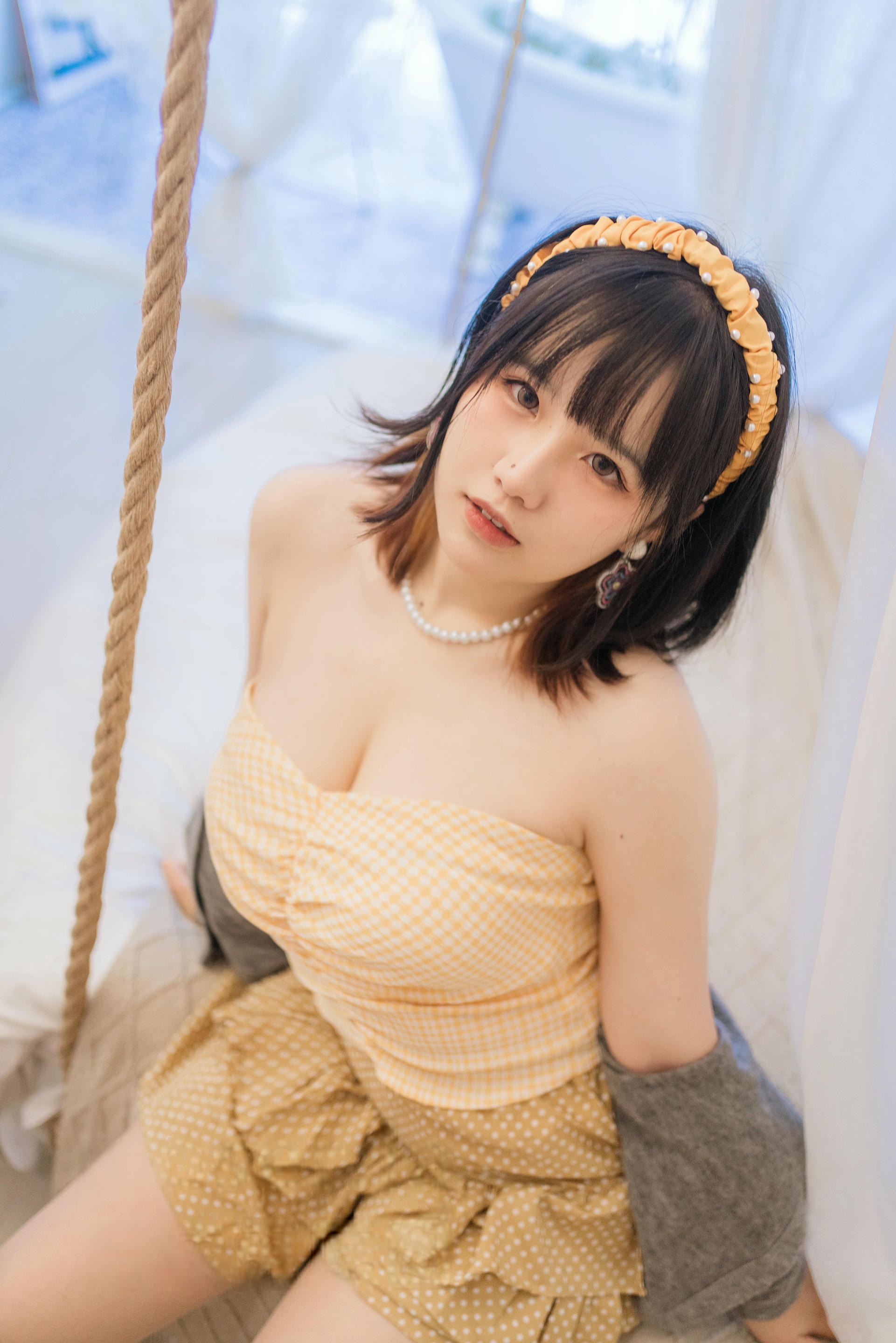 【阿半今天很开心】黄色抹胸 [68P1V-512MB] - 猫爪