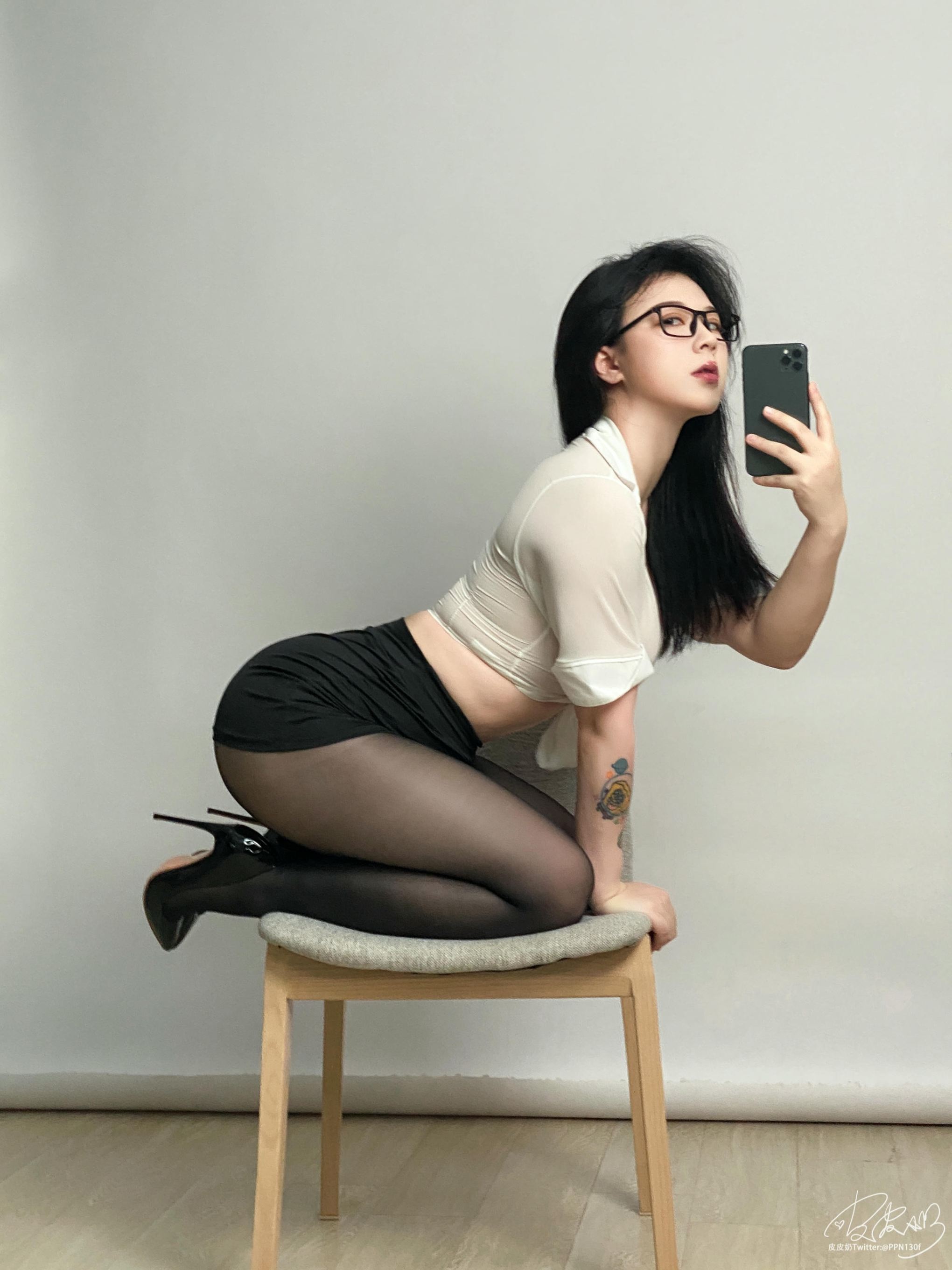 皮皮奶-黑丝OL自拍 [37P-141MB] - 柚子肉