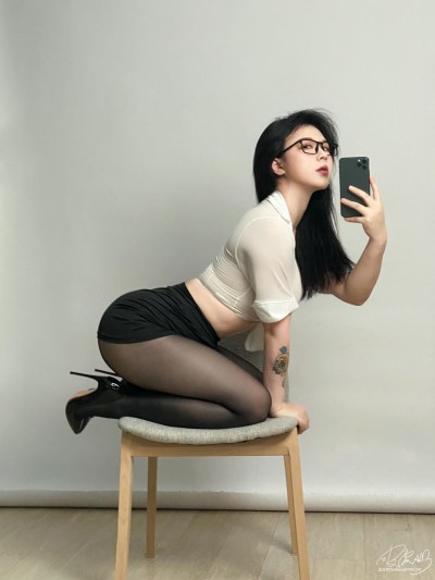 皮皮奶-黑丝OL自拍 [37P-141MB] - 柚子肉