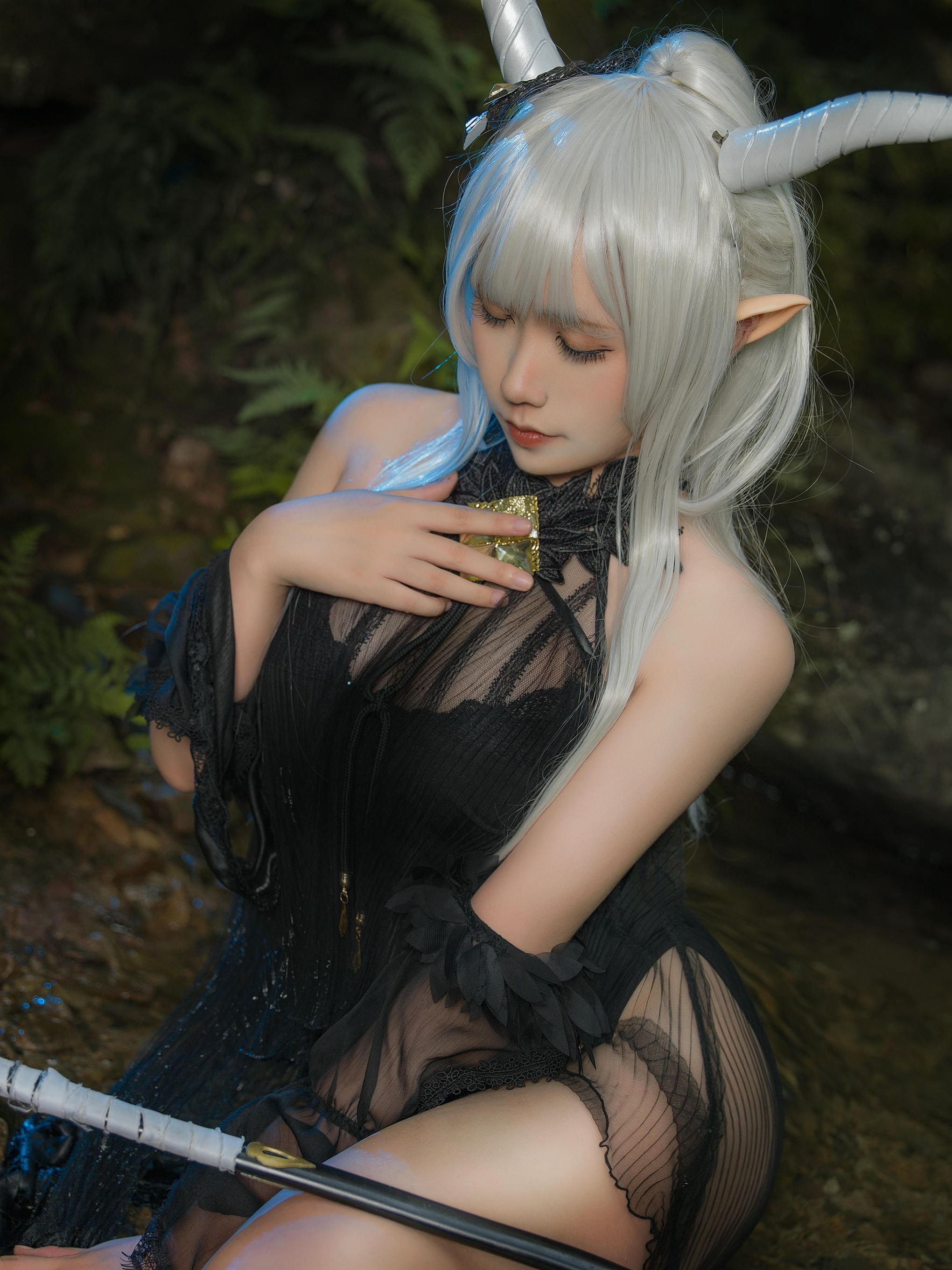 麻花酱-明日方舟 闪灵泳装 [20P-266MB] - 柚子肉