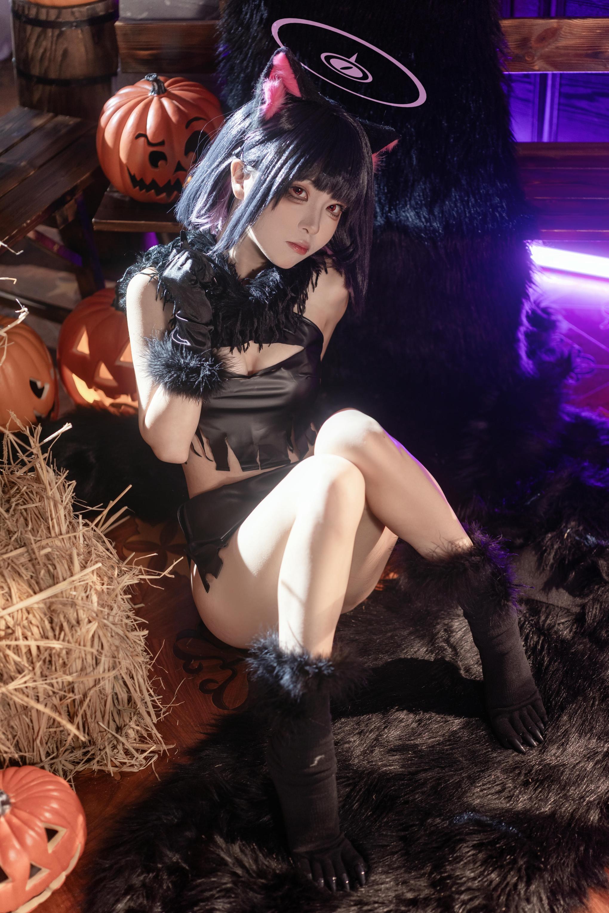 矢量鱼-蔚蓝档案 杏山和纱万圣节 [34P-454MB] - 柚子肉